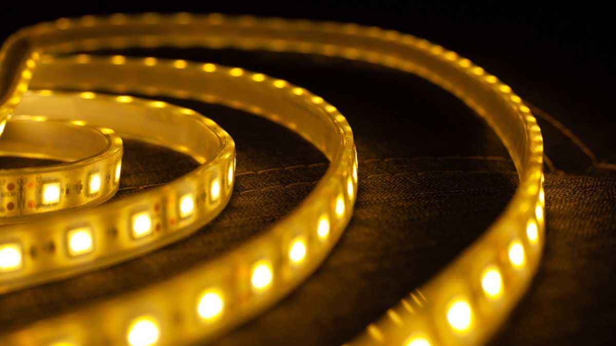 Fita de LED: saiba o que é e onde instalar a sua